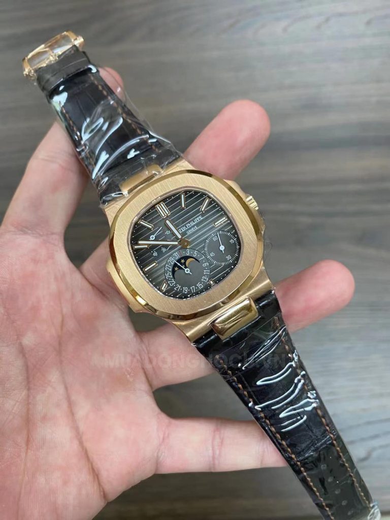 Đồng Hồ Patek Philippe Nautilus Moon Phase Rose Gold 5712R-001